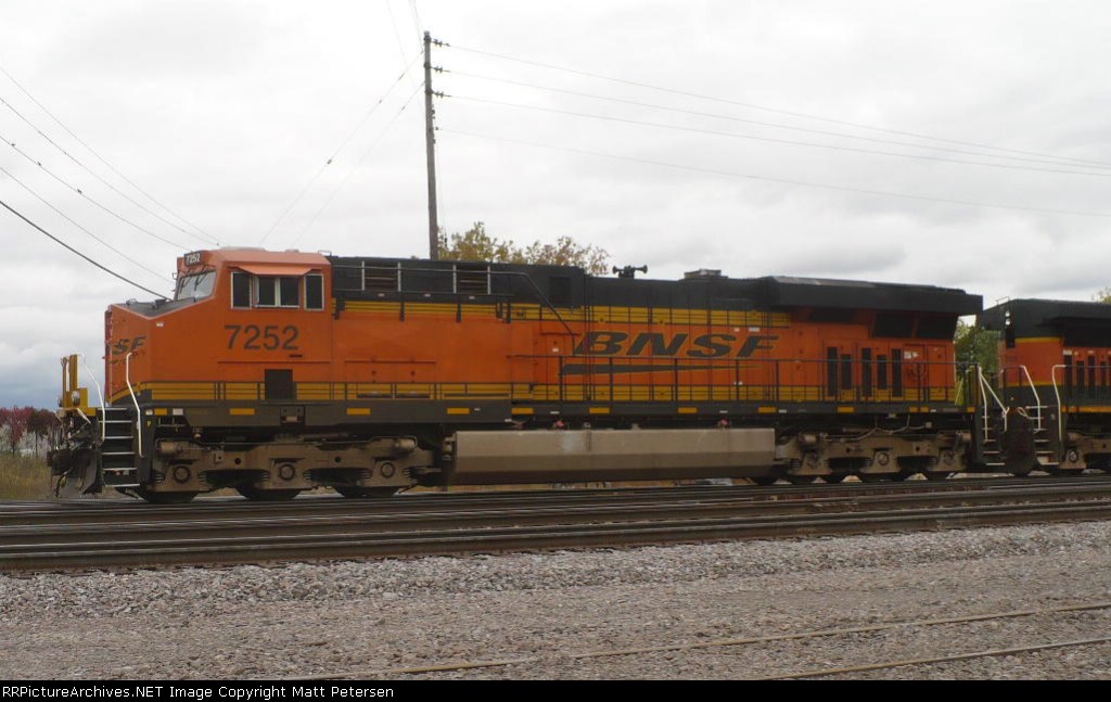 BNSF 7252